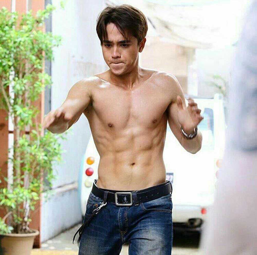 Alex Rendell-02 – ประวัติ เซเลบ เน็ตไอดอล ดาราคนดังทั่วโลก